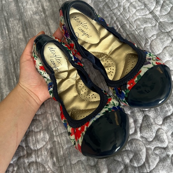 dexflex comfort | Shoes | Floral Womens Flats Size 75 | Poshmark